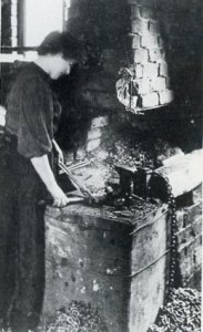 A Brief History of Chains and Chainmaking – patrickjegan